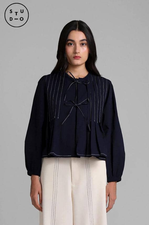 8 Model Blouse Wanita Kekinian yang Modis dan Stylish | POPBELA.com