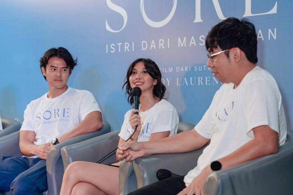 5 Fakta dan Sinopsis Film ‘Sore Istri dari Masa Depan’ | POPBELA.com
