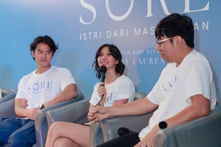 5 Fakta dan Sinopsis Film ‘Sore Istri dari Masa Depan’ | Popbela.com