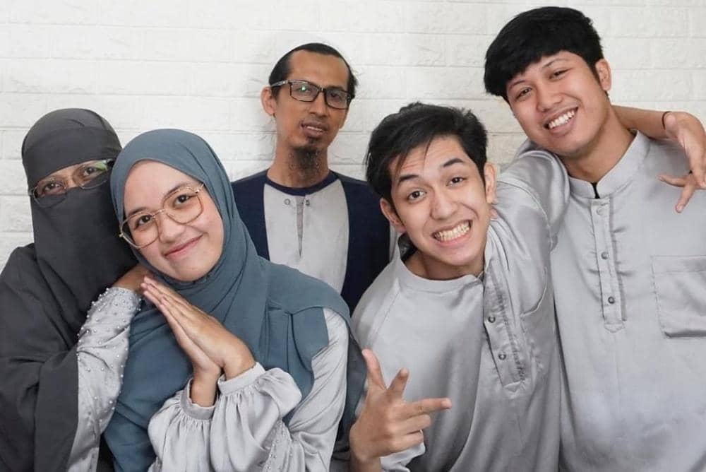 6 Fakta Keluarga Abun Sungkar, Punya Darah Keturunan Arab | Popbela.com