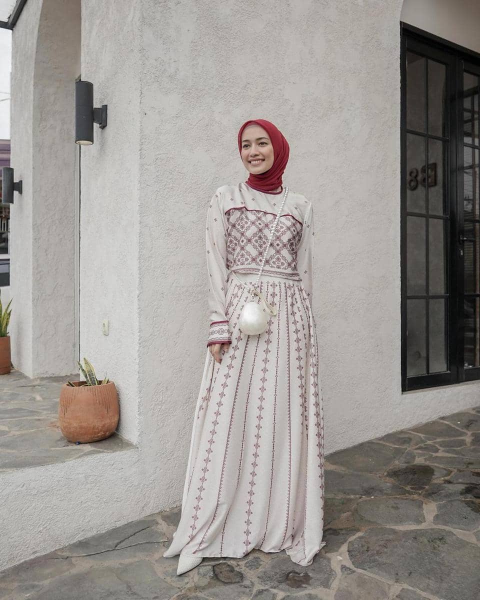 8 Model Dress Kondangan Simple Elegan a la Selebgram | Popbela.com