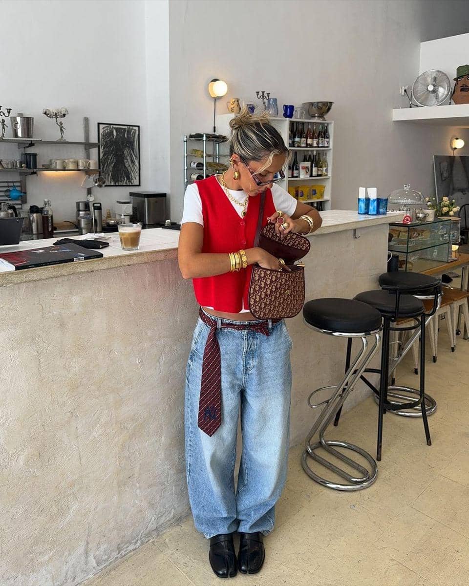 Apa Saja Baju yang Cocok dengan Celana Jeans? Cari Tahu Yuk! | Popbela.com