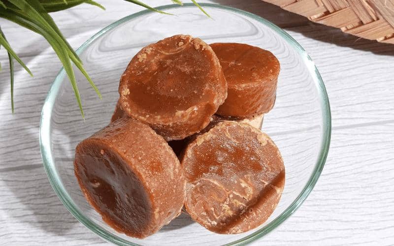 8 Perbedaan Gula Aren dan Gula Merah, Mana Lebih Sehat? | POPBELA.com