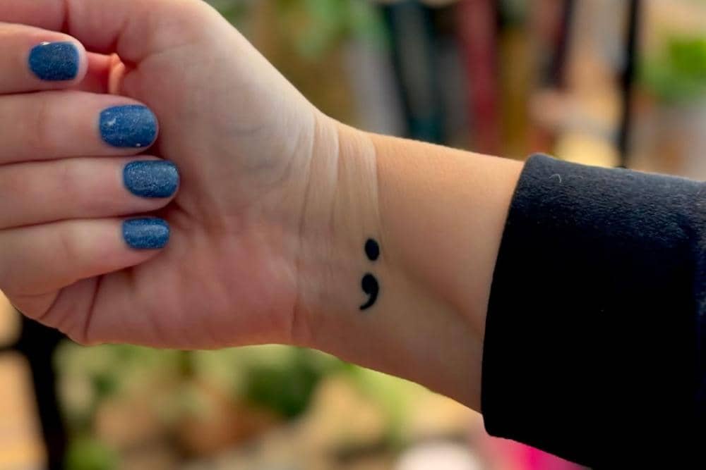 Semicolon Artinya Apa? Ini Maknanya dalam Psikologi | POPBELA.com