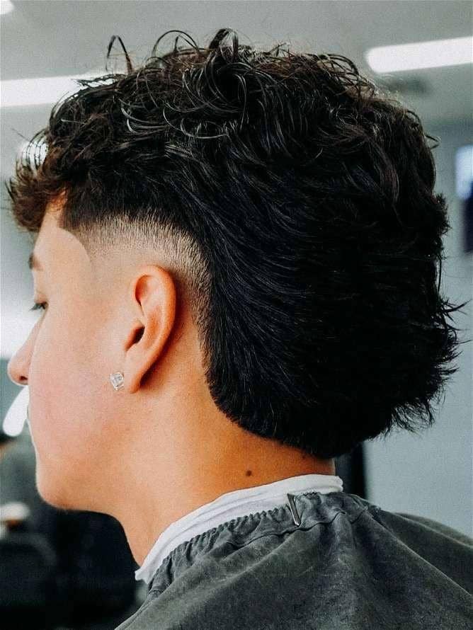 10 Model Rambut Burst Fade, Bisa Jadi Inspirasimu | Popbela.com