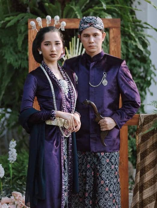 7 Jenis Baju Adat Jawa Barat dan Ciri Khasnya | POPBELA.com