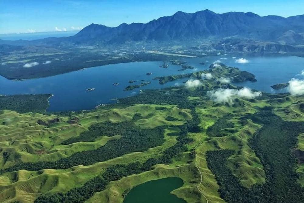 Wisata Danau Sentani, Papua: Lokasi, HTM, dan Aktivitas Seru | Popbela.com