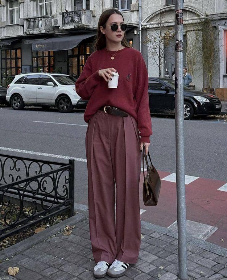 Baju Merah Maroon Cocok dengan Celana Warna Apa? Ada 10 Opsi | Popbela.com
