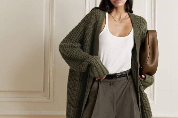 Ide Outfit Modis Pakai Cardigan Rajut Oversized | Popbela.com