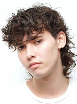 8 Gaya Rambut Mullet Panjang yang Nyentrik Tapi Keren | Popbela.com