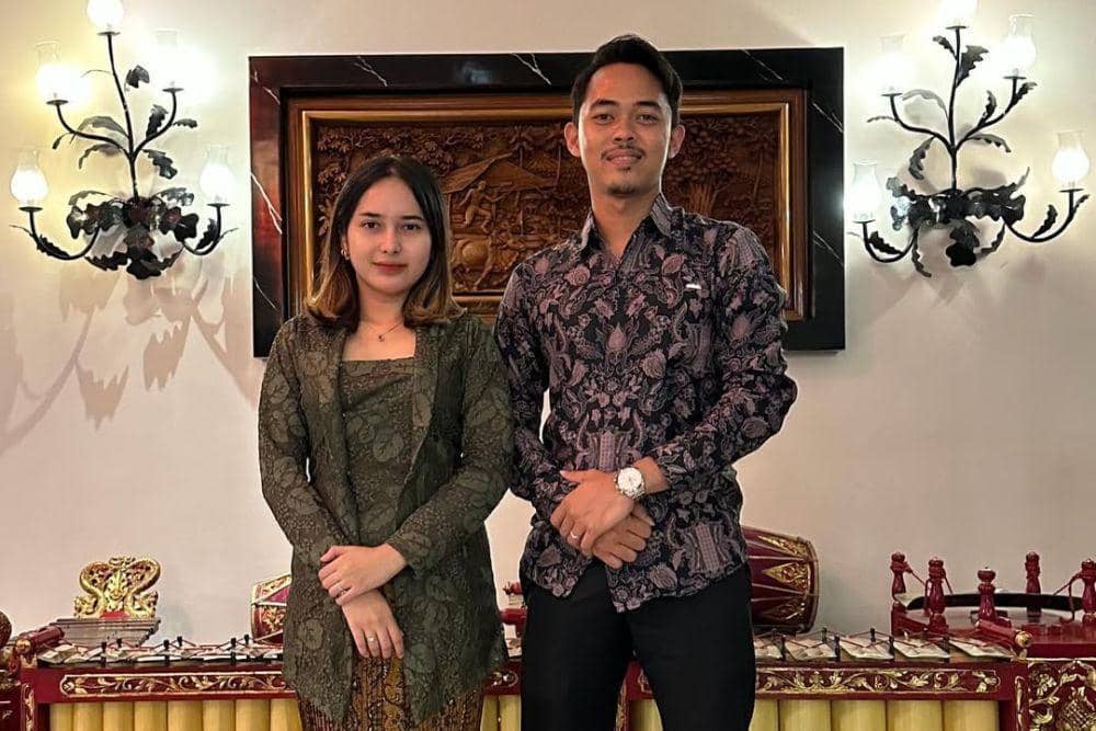 Kisah Cinta Dilan Janiyar dan Suami yang Disorot | POPBELA.com