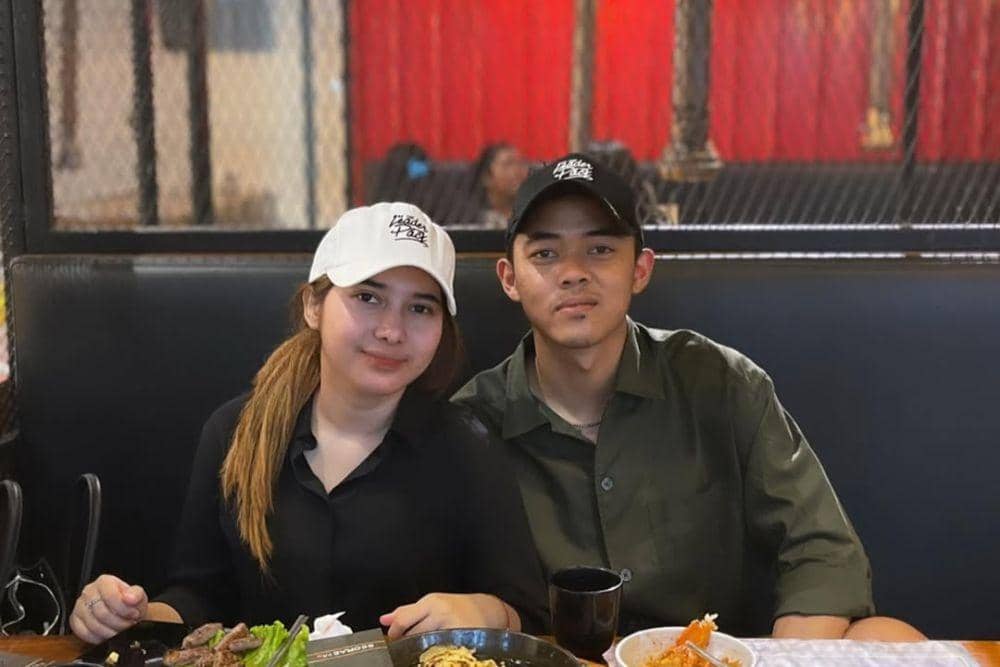 Kisah Cinta Dilan Janiyar dan Suami yang Disorot | POPBELA.com