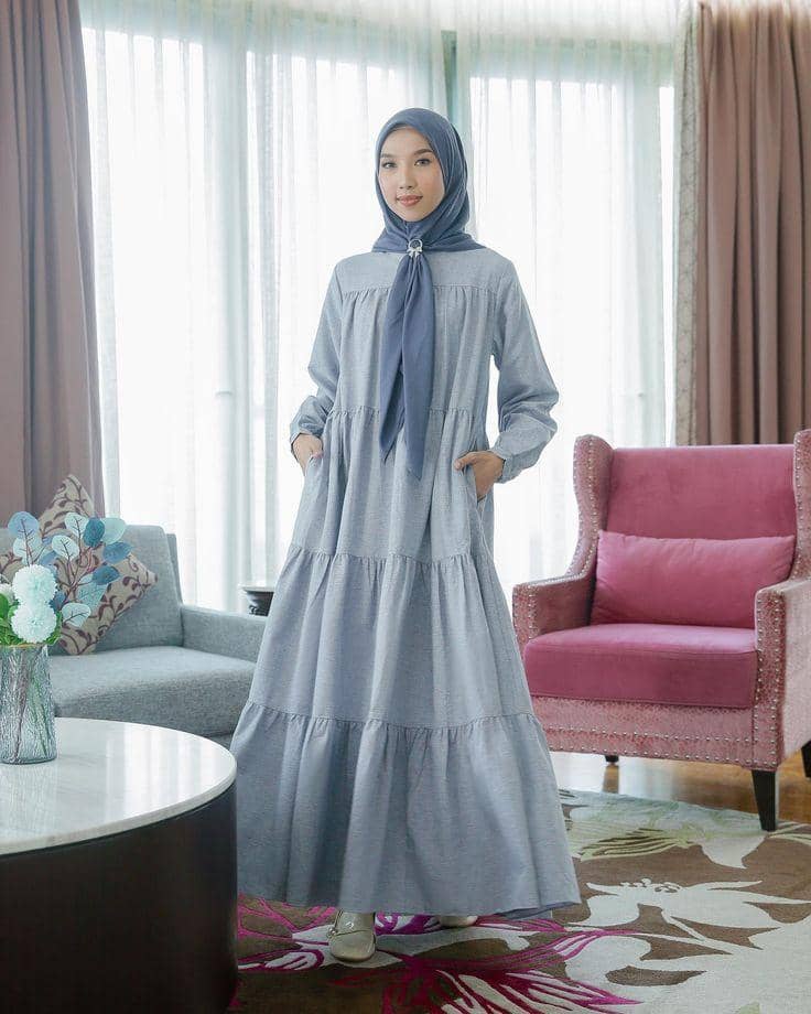 Gamis Warna Denim Cocok dengan Jilbab Warna Apa Saja? | Popbela.com