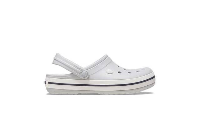 10 Rekomendasi Sandal Crocs Wanita yang Stylish Tapi Nyaman | Popbela.com
