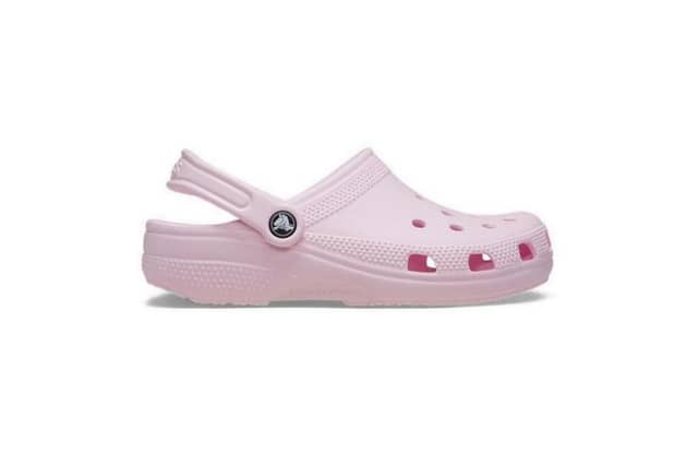 10 Rekomendasi Sandal Crocs Wanita yang Stylish Tapi Nyaman | Popbela.com