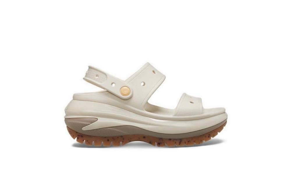 10 Rekomendasi Sandal Crocs Wanita yang Stylish Tapi Nyaman | Popbela.com
