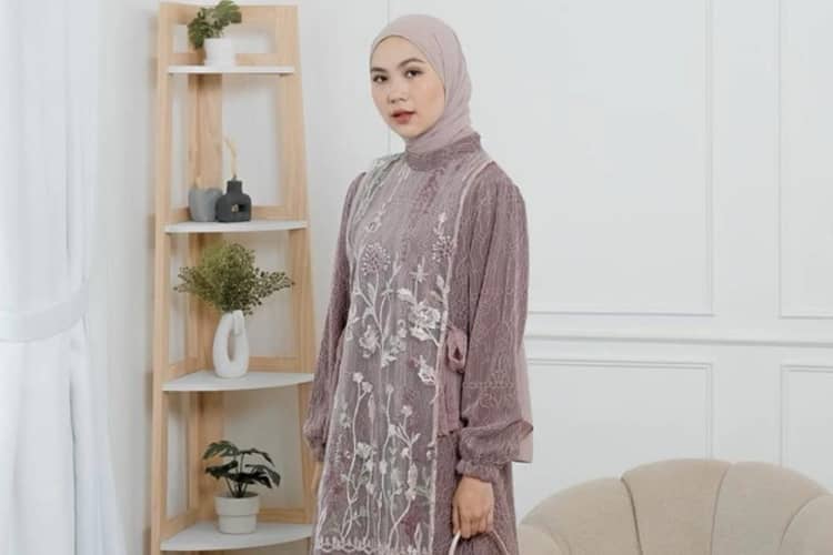 Gamis Terbaru 2025 Simple Elegan, Tampil Makin Stylish | Popbela.com