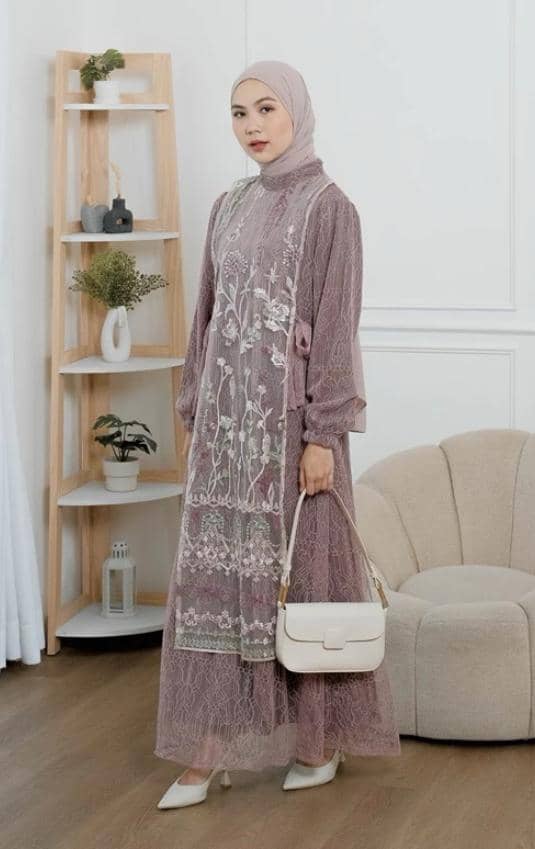 Gamis Terbaru 2025 Simple Elegan, Tampil Makin Stylish | Popbela.com