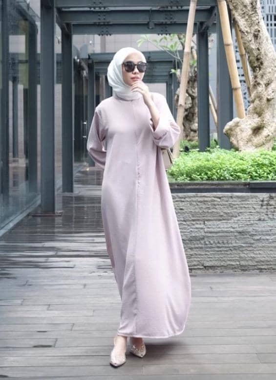 Gamis Terbaru 2025 Simple Elegan, Tampil Makin Stylish | Popbela.com