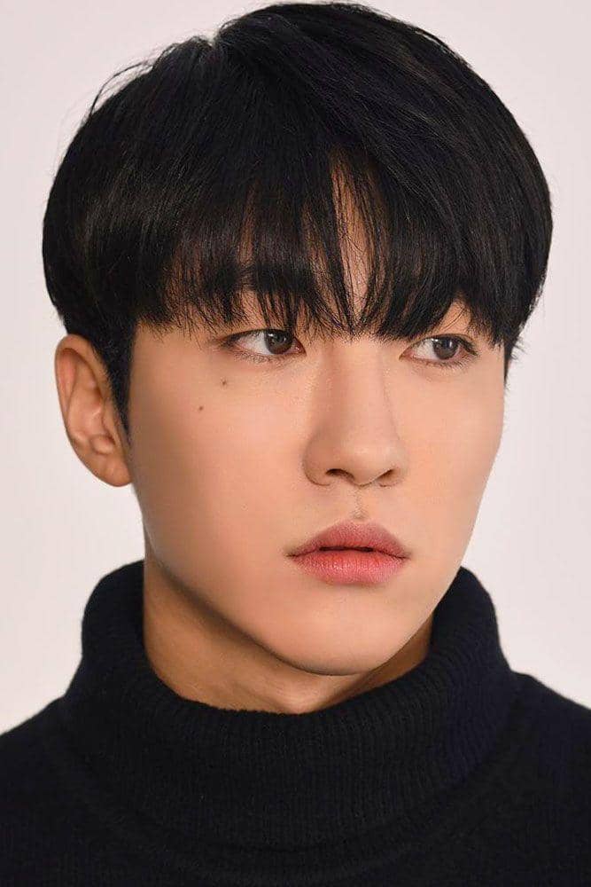 10 Gaya Rambut Poni Pria Indonesia yang Keren dan Trendi | Popbela.com