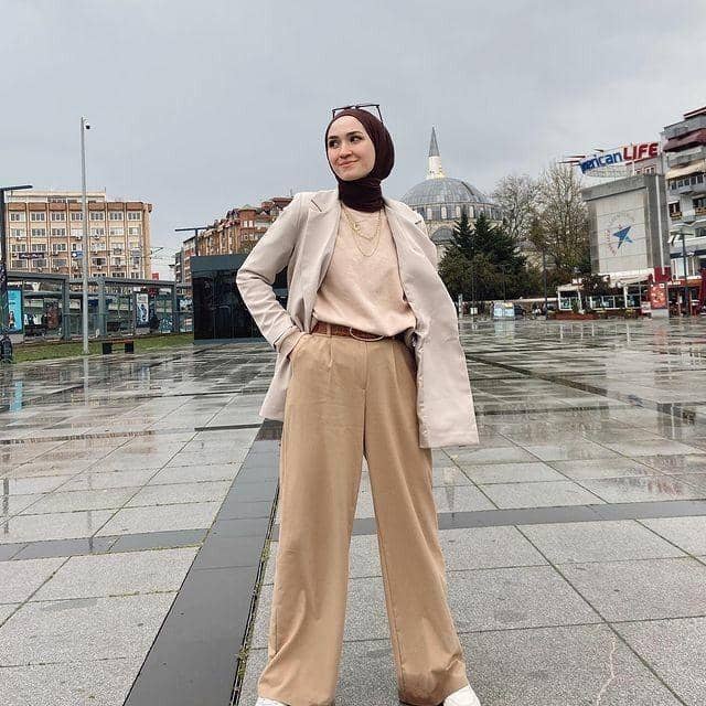Warna Sand Seperti Apa? Ini Tips Padu-Padan Outfitnya | Popbela.com