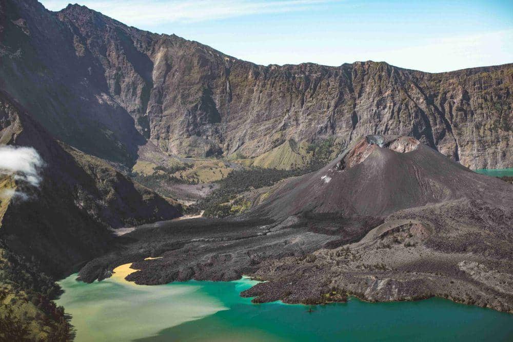 8 Gunung Terindah di Indonesia yang Menakjubkan | Popbela.com