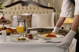 Urutan Menu Table Manner yang Benar, Appetizer sampai Dessert | Popbela.com