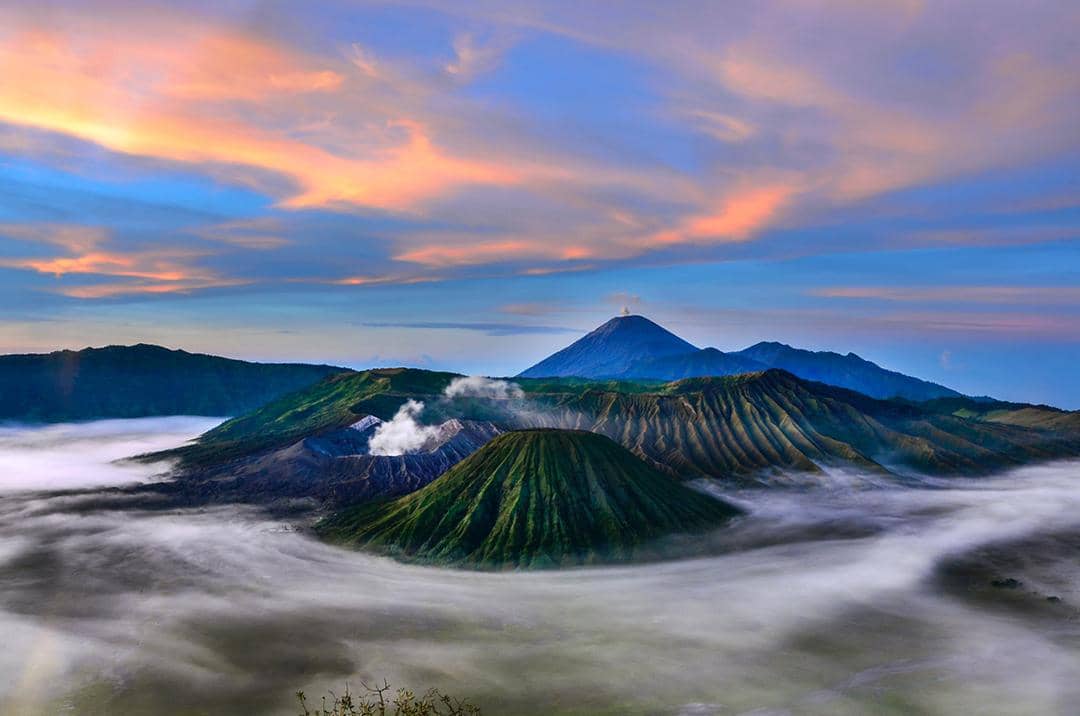 8 Gunung Terindah di Indonesia yang Menakjubkan | POPBELA.com
