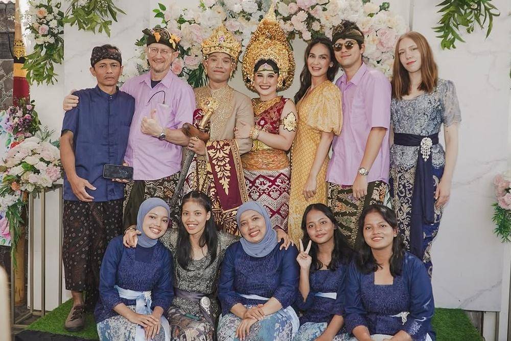 6 Fakta Keluarga Maxime Bouttier, Darah Blasteran Prancis! | POPBELA.com