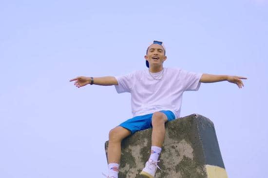 Lirik "Stecu Stecu" - Lagu Faris Adam yang Viral di TikTok | POPBELA.com