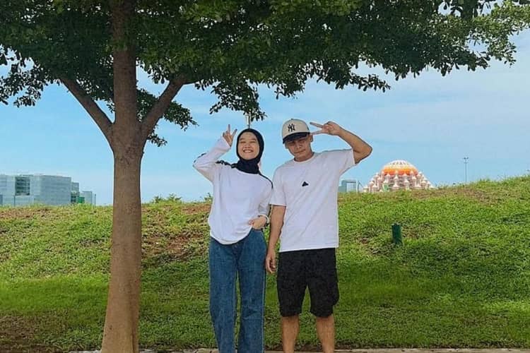 Selamat! Bintang Emon Bagikan Kabar Kehamilan Sang Istri | Popbela.com