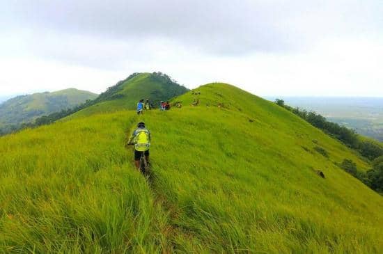 Wisata Bukit Sapu Angin: Lokasi, Jam Buka, dan Spot Foto | Popbela.com