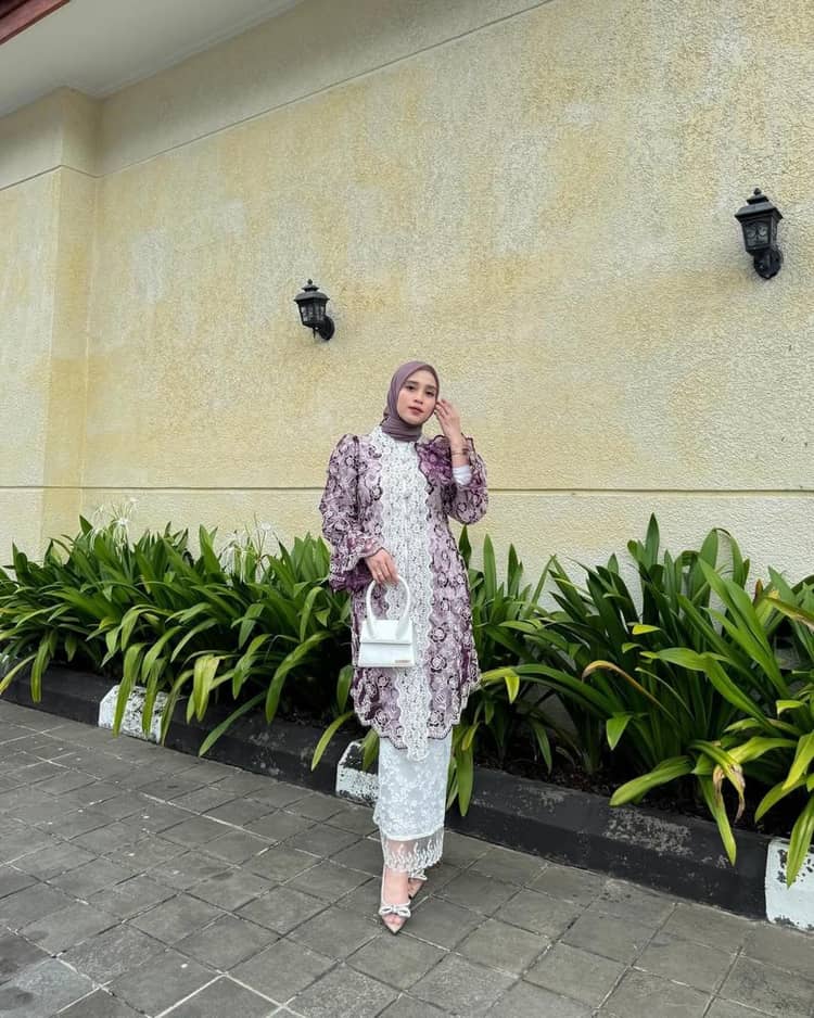 Kebaya Tunik Brokat: Perpaduan Tradisional dan Modern | Popbela.com