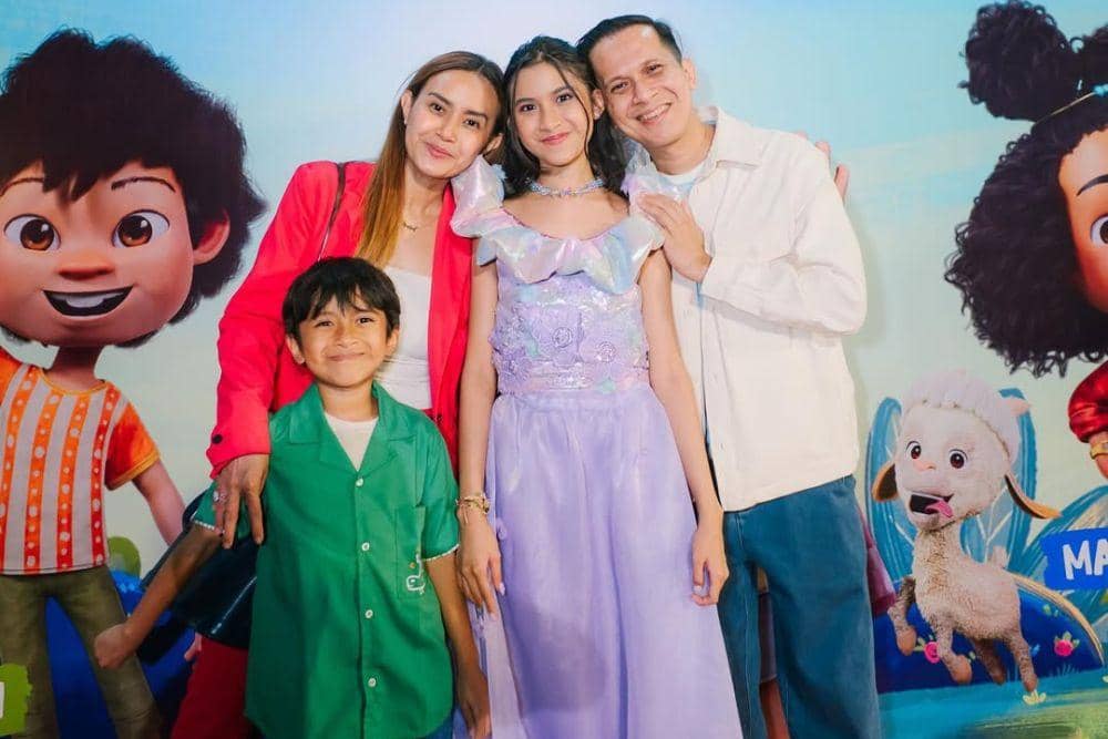 6 Fakta Keluarga Quinn Salman, Pemeran Meri di Film 'Jumbo' | POPBELA.com