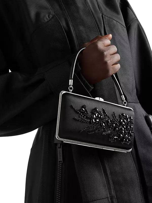 5 Harga Tas Prada Paling Mahal, Bisa Sampai Ratusan Juta! | Popbela.com