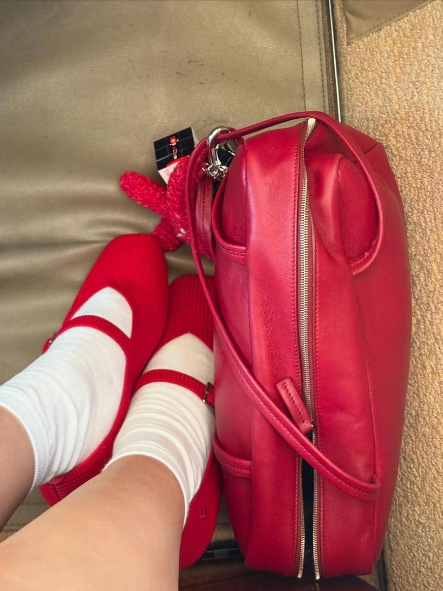 VIVAIA Mary Jane dan Sneakerina, Favorit Para Seleb It Girl | Popbela.com