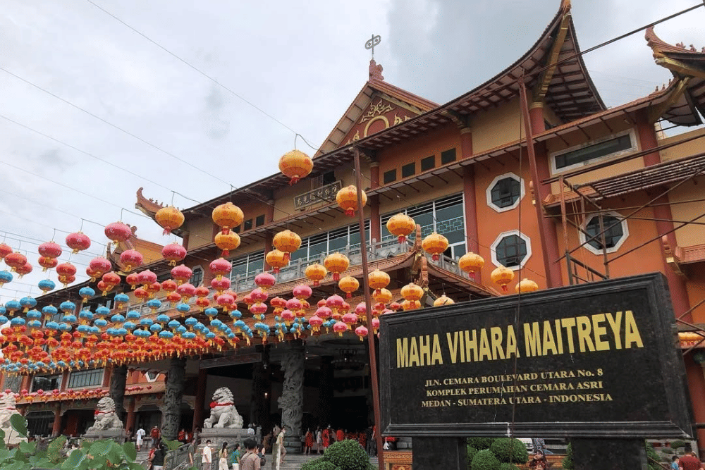 5 Fakta Menarik Maha Vihara Maitreya, Terbesar di Indonesia | Popbela.com