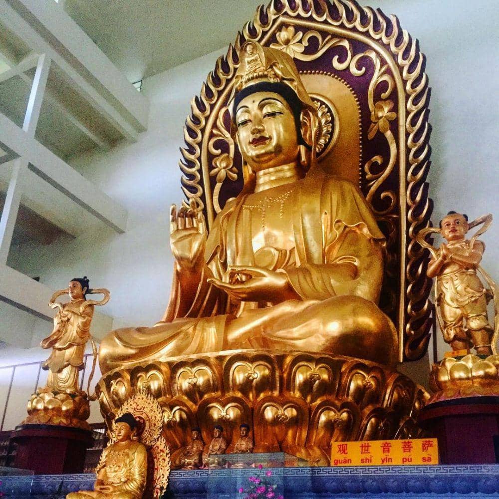 5 Vihara Terbesar di Indonesia, Megah dan Luas | Popbela.com