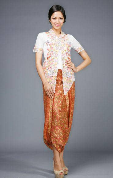 11 Model Jahit Baju Kebaya Terbaru, Elegan dan Fashionable! | Popbela.com
