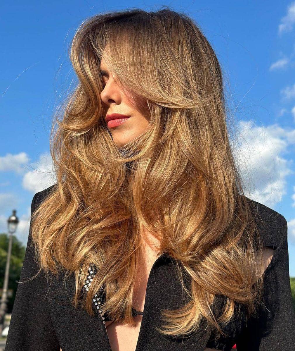 13 Model Rambut Segi Layer Panjang Lurus, Anggun dan Fresh | Popbela.com