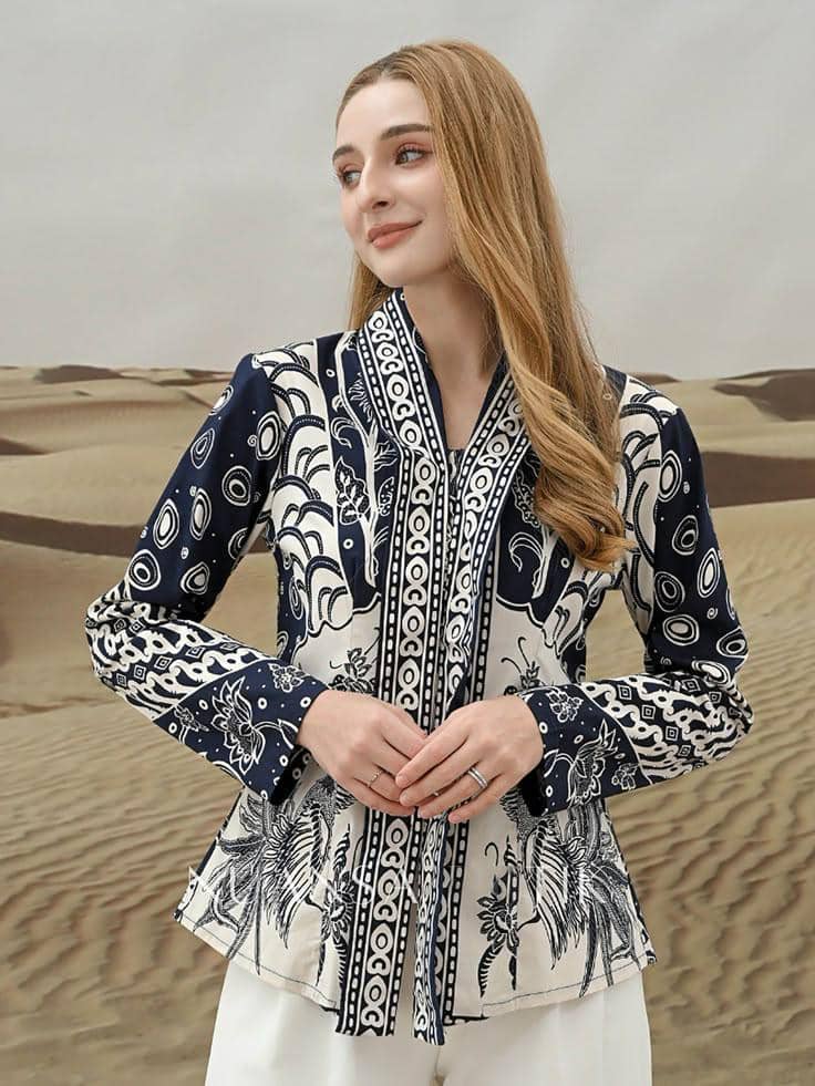 10 Kemeja Wanita Kekinian Berbagai Model, Elegan dan Stylish! | Popbela.com