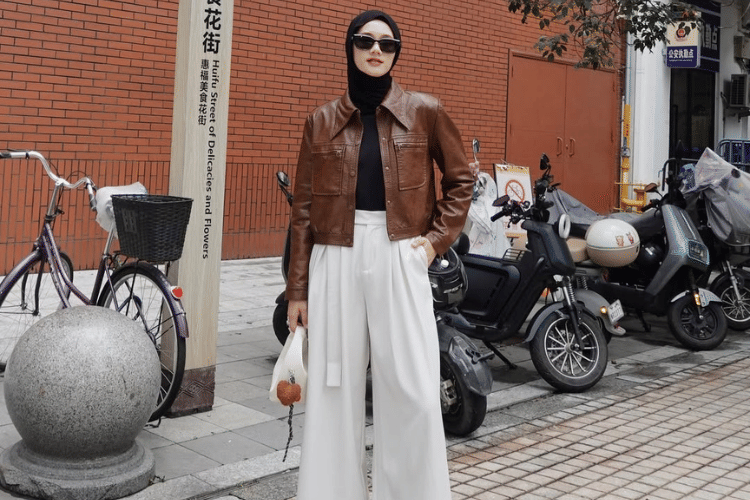 Ide Gaya Trendi OOTD Hijab untuk Perempuan Bertubuh Kurus | Popbela.com