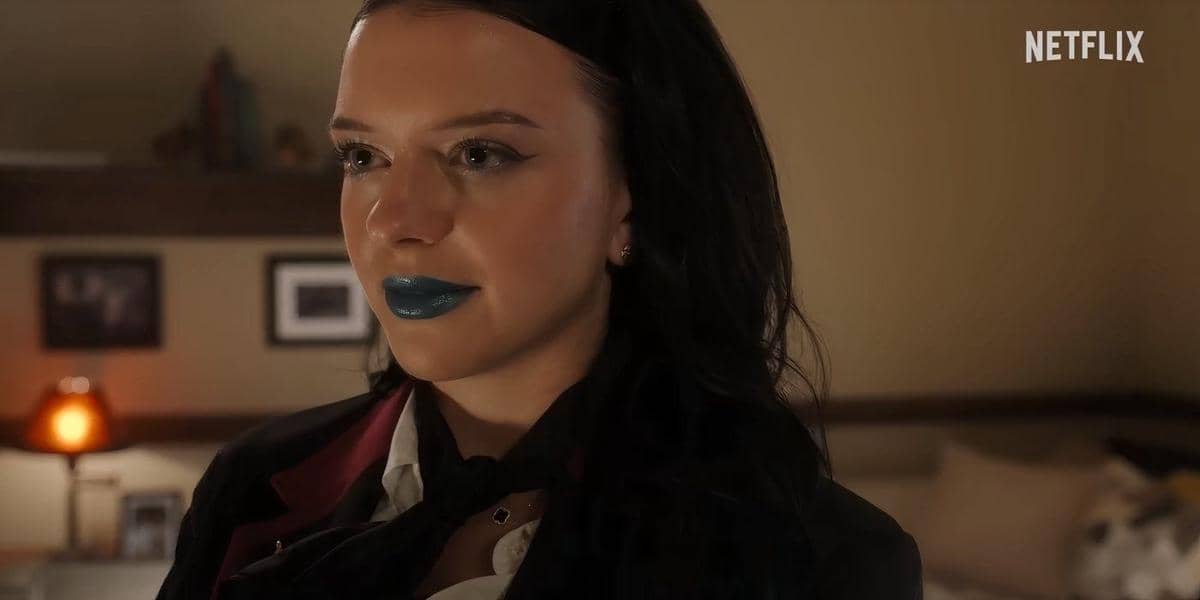 Ini 8 Perbedaan Karakter Kakegurui & Bet di Serial Netflix | POPBELA.com