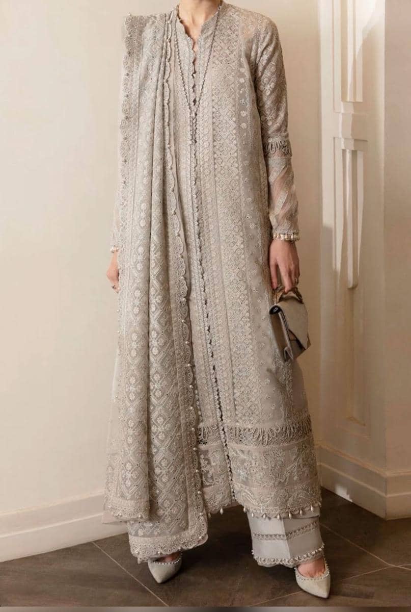 Tampil Glamor dengan Model Baju Sari India Berhijab | Popbela.com