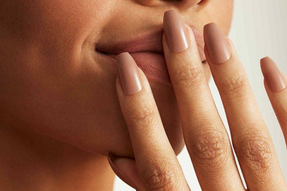Rekomendasi Warna Nail Polish untuk Kulit Sawo Matang | POPBELA.com