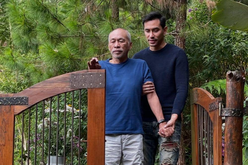 7 Fakta Keluarga Darius Sinathrya, Punya Adik yang Mualaf | POPBELA.com