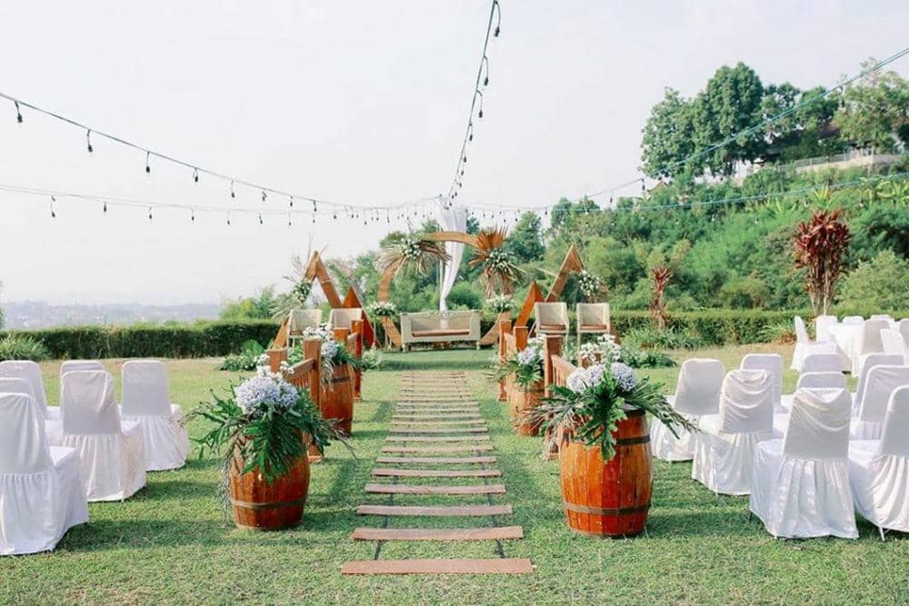 10 Rekomendasi Gedung Nikah Outdoor di Semarang, Tempatnya Asri ...