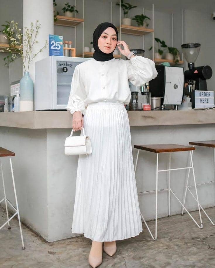 10 Ide Atasan Rok Plisket untuk Kondangan, Anggun dan Elegan | Popbela.com
