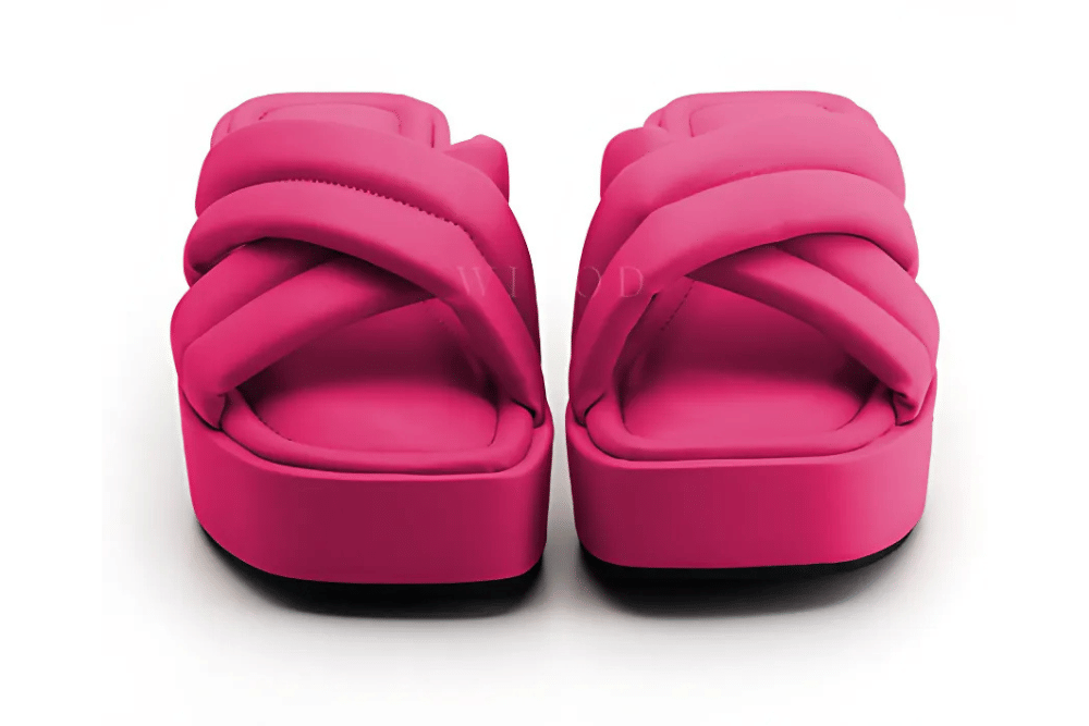 8 Merek Sepatu Karet Wanita Terbaik yang Stylish | Popbela.com