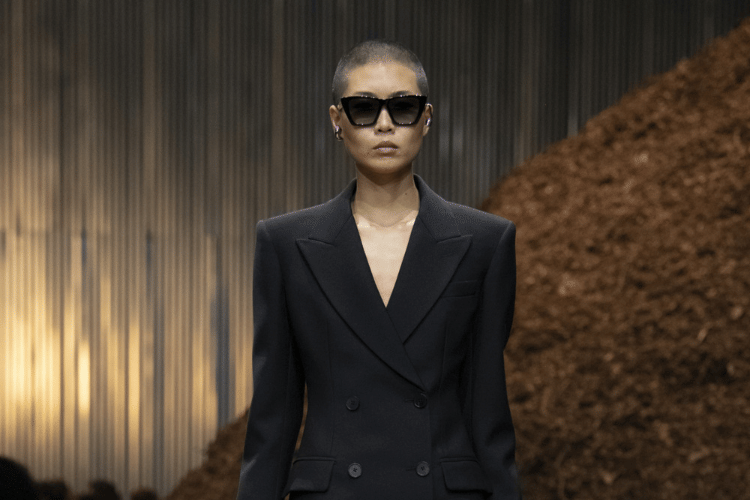 Gaya May Hong saat Catwalk, Pengisi Suara Mira di "KPop Demon Hunters ...